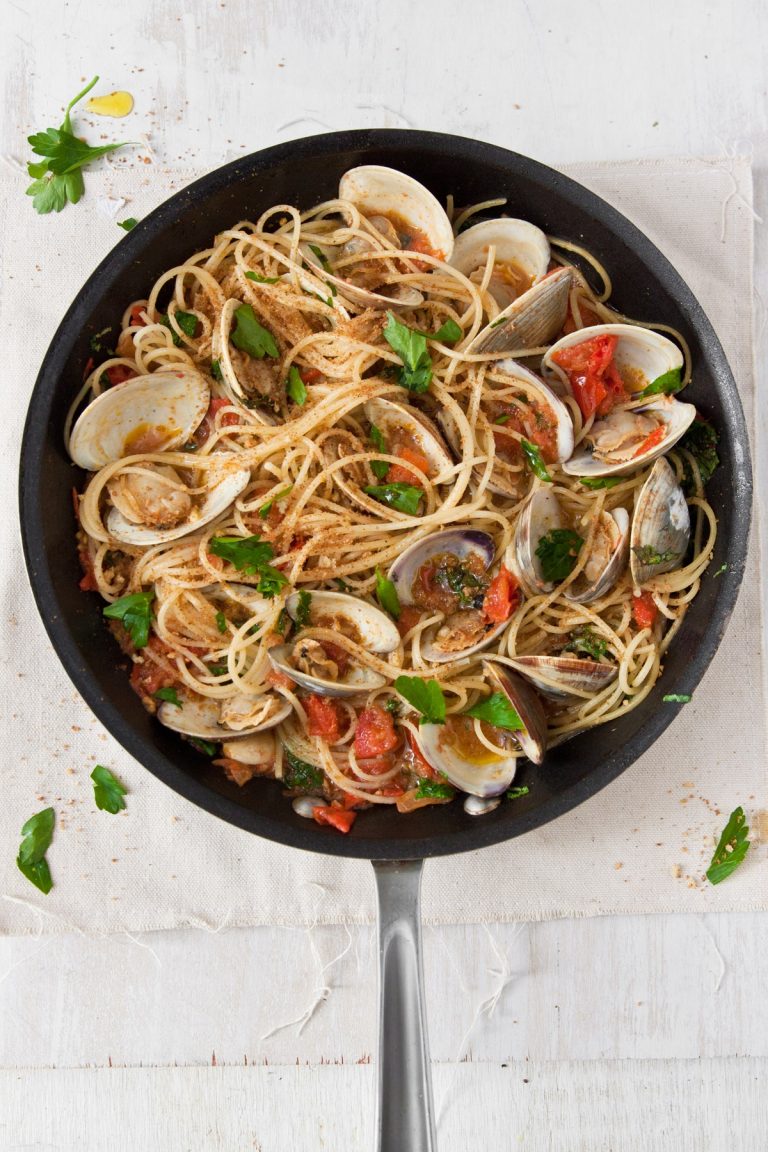 Spaghetti with Clams, Bottarga and Breadcrumbs - Colavita Recipes