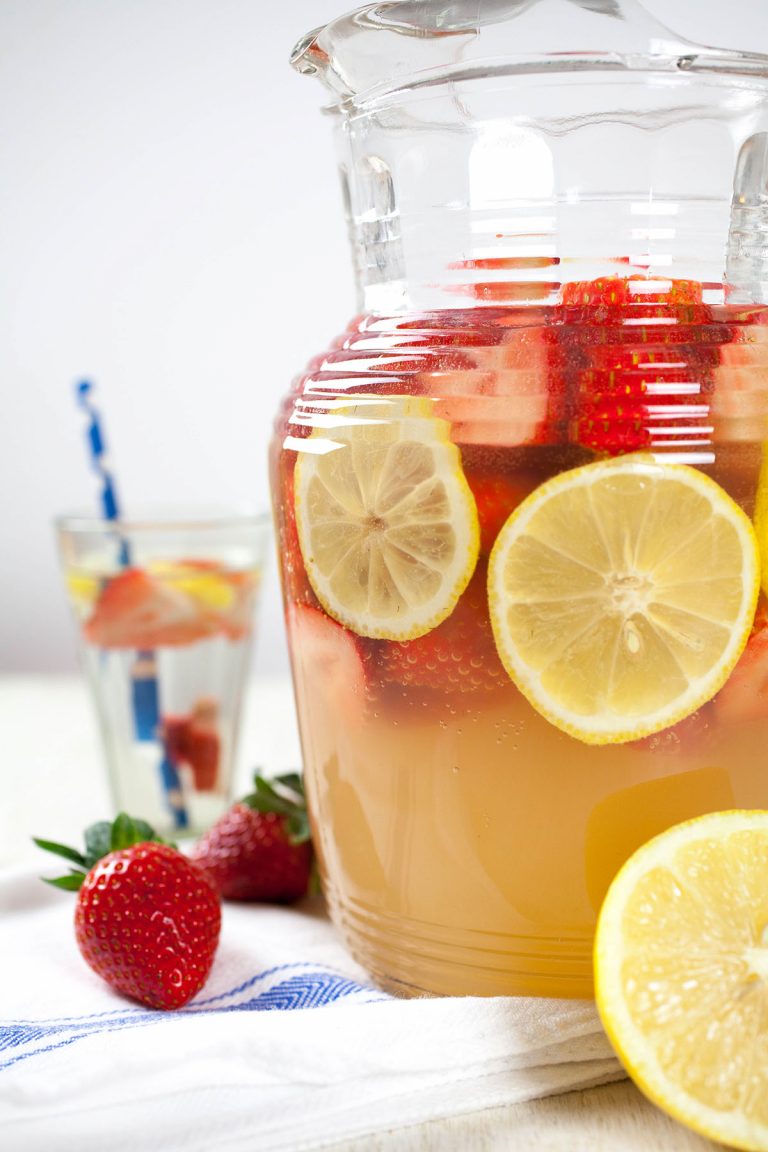 Lemon Strawberry Fizz - Colavita Recipes